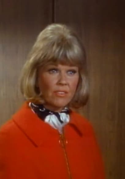 Watch The Doris Day Show S02:E01 - Doris Gets a Job - Free TV Shows | Tubi