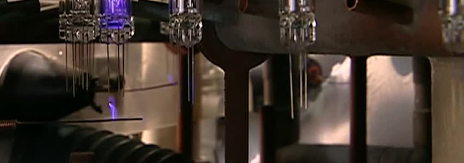Watch How It's Made S04:E11 - Halogen Bulbs - Free TV Shows | Tubi