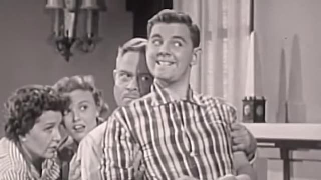 Watch Meet Corliss Archer S01:E35 - Harry the Photographer - Free TV ...