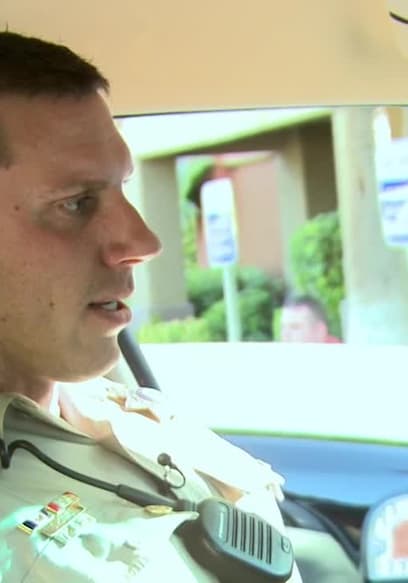 Watch Cops S22 E08 Poolwatch Free Tv Shows Tubi