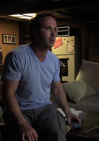 Watch Bloody Bites S01:E05 - Morning Ritual, Remote - Free TV Shows | Tubi