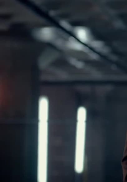 Watch Hustle S08:E06 - The Final Con - Free TV Shows | Tubi