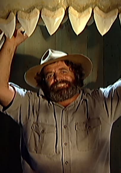 Watch Killer Instinct with Rob Bredl S01:E04 - Shark - Free TV Shows | Tubi