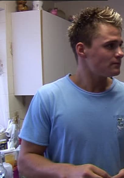 Watch Booze Britain S02:E13 - Episode 13 - Free TV Shows | Tubi