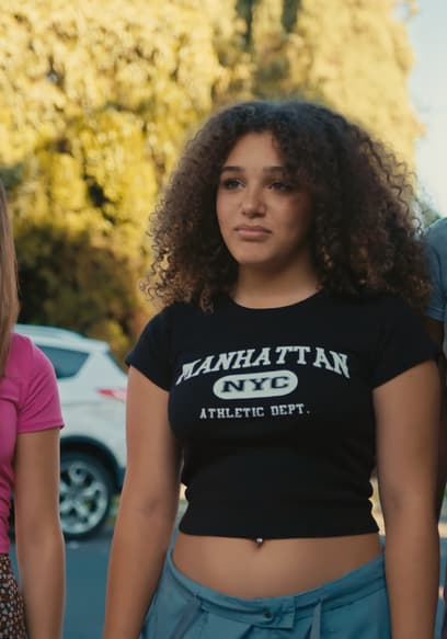 Watch Chicken Girls S11:E01 - Claire's Hidden Secrets - Free TV Shows ...