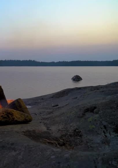 Watch Fireplace Lounge S03:E05 - Calming Outdoor Campfire - Free TV ...