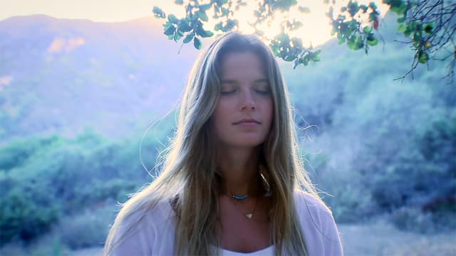 Watch Interview with E.D.: Extra Dimensionals S01:E03 - Nora Herold - Free TV Shows | Tubi