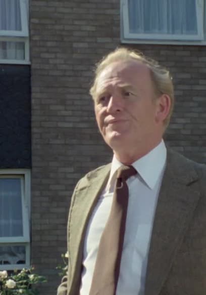 Watch The Professionals S04:E01 - The Acorn Syndrome - Free TV Shows | Tubi