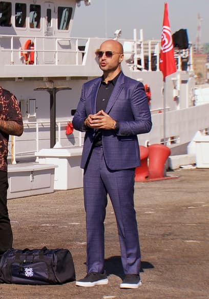 Watch MasterChef S12:E06 - Feeding the U.S. Coast Guard - Free TV Shows | Tubi