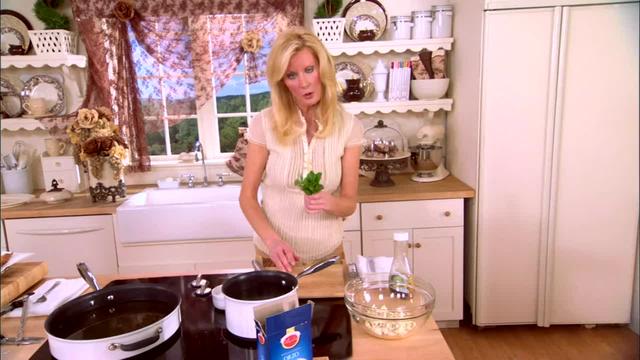 Watch Semi-Homemade Cooking With Sandra Lee S09:E05 - Heirloom Linen ...