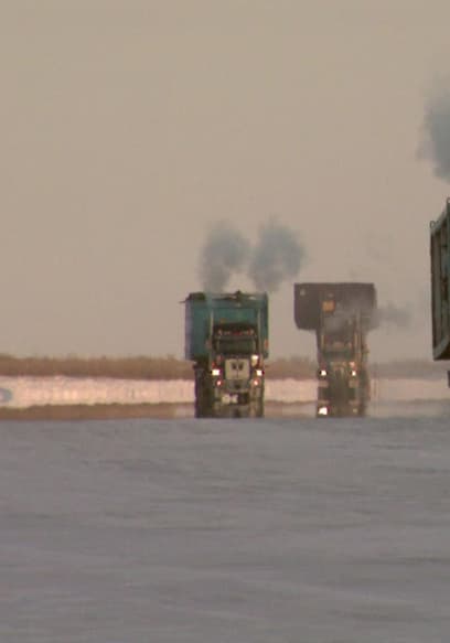 Watch Ice Road Truckers S02:E01 - Road to Season 2 - Free TV Shows | Tubi