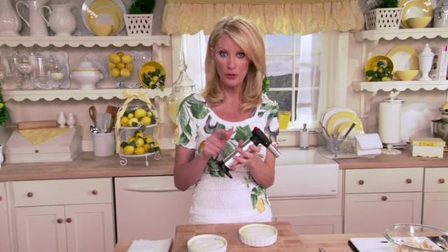 Watch Semi-Homemade Cooking With Sandra Lee S06:E10 - Lemon Blast ...
