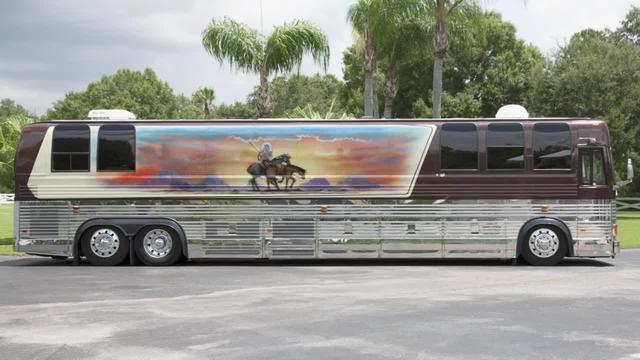 Watch Extreme RVs S03:E02 - Winnebago's First Grand Tour - Free TV ...