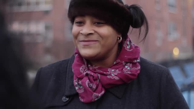 Watch Juicy S01:E01 - That Bag - Free TV Shows | Tubi