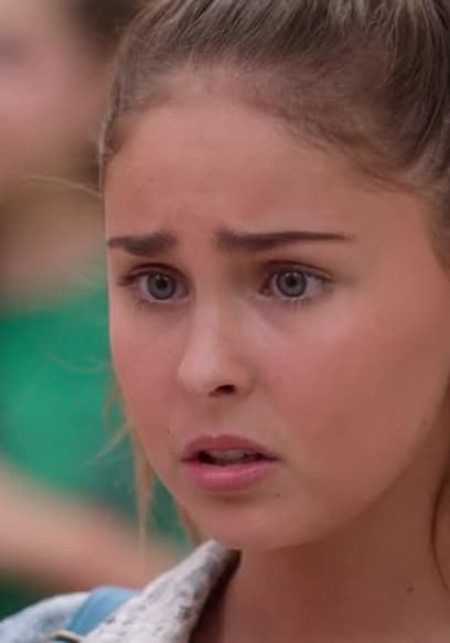 Watch Gordita Chronicles S01:E08 - In America You Ge - Free TV Shows | Tubi