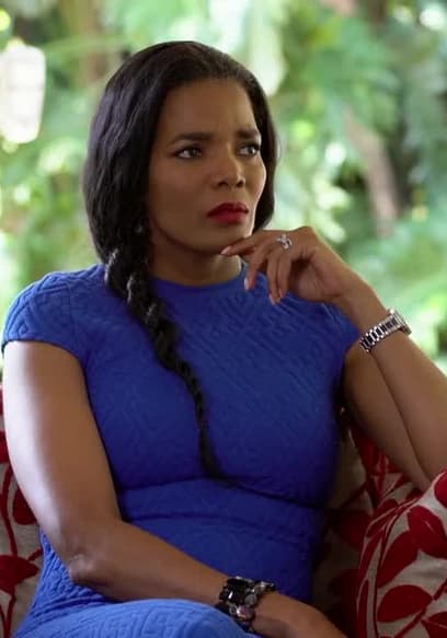 Watch The Queen S01:E85 - "Family Support" - Free TV Shows | Tubi