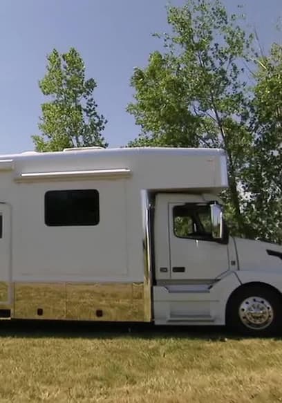 Watch Extreme RVs S01:E06 - Cross-Country Castle and More - Free TV ...