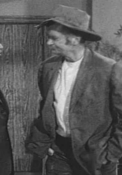 Watch The Beverly Hillbillies S01:E18 - Elly Needs a Maw - Free TV ...