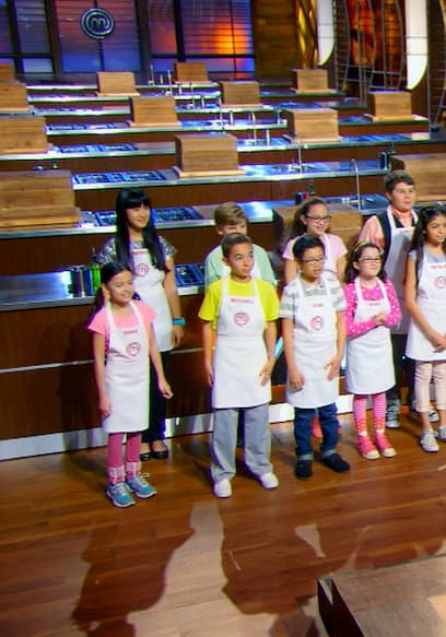Watch MasterChef Junior S02:E01 - Junior Edition: Th - Free TV Shows | Tubi