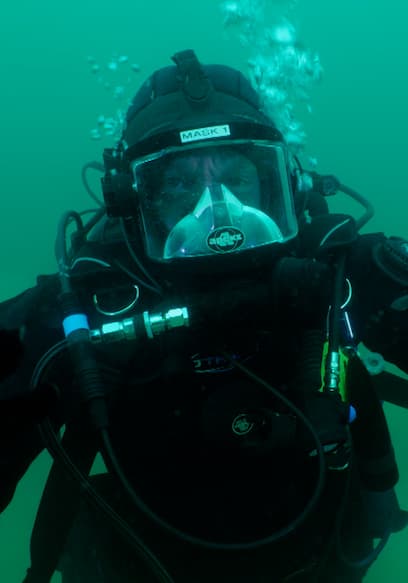 Watch Ross Kemp: Deep Sea Treasure Hunter S01:E01 - The Mary Rose ...