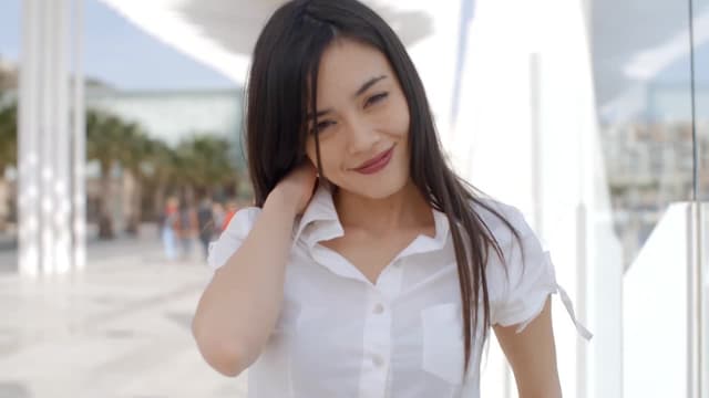 Watch Rethink S01:E01 - Impossible Objects, Seeing Faces, the Floating Guru, Infinite Chocolate ...