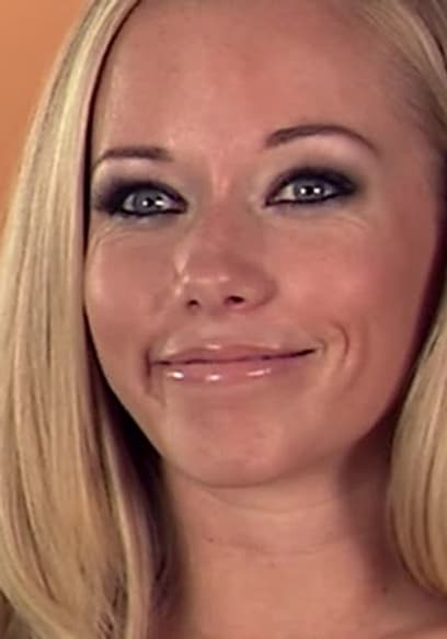 Watch Kendra S04:E01 - Here Comes the Neighborhood - Free TV Shows | Tubi