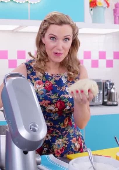 Watch Flour Power S02:E08 - Fall - Free TV Shows | Tubi