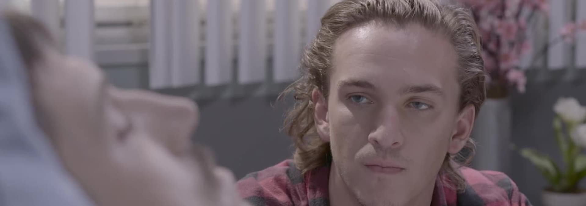 Watch Treading Yesterday S01:E06 - Briefcase, Tie and One Black Eye ...