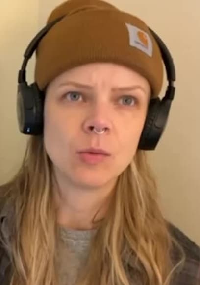 Watch DittyTV's Insights S01:E09 - Sarah Shook - Free TV Shows | Tubi