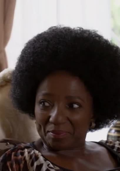 Watch The Queen S01:E137 - “She’s Back” - Free TV Shows | Tubi