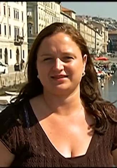Watch Lidia's Italy S01:E23 - Goulash, Italian-Style - Free TV Shows | Tubi