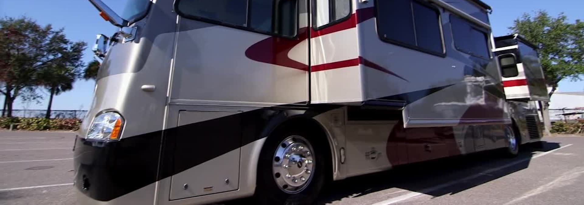 Watch Big Time RV S02:E02 - 16 Women, 1 RV - Free TV Shows | Tubi