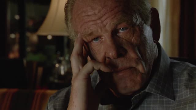 Watch Graves S01:E10 - Des Colosses Aux Pieds D'argile - Free TV Shows | Tubi