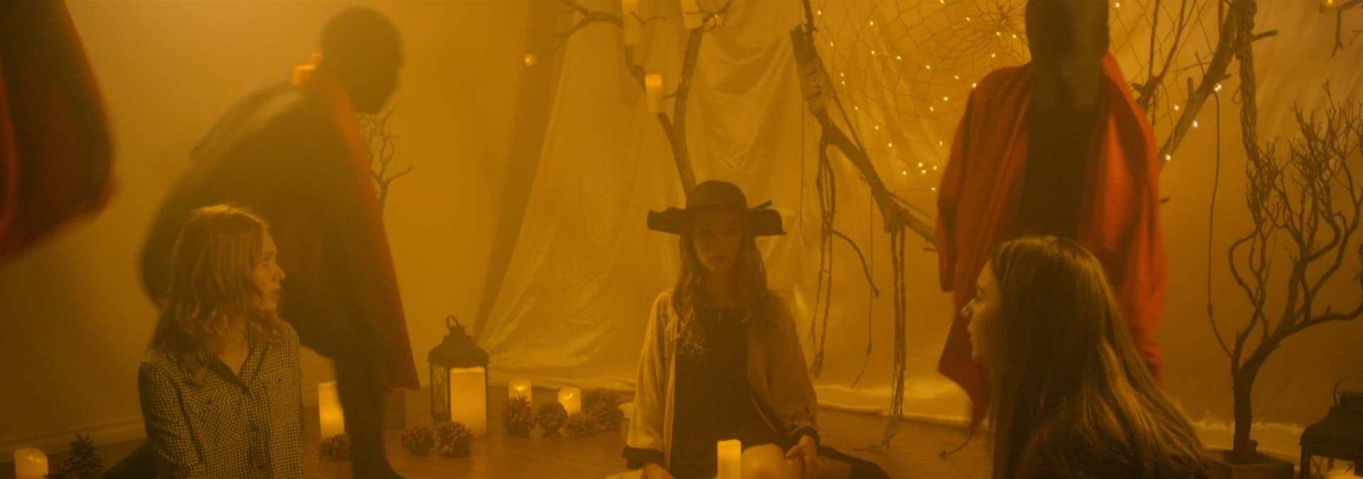 Watch Total Eclipse S01:E03 - Full Moon - Free TV Shows | Tubi