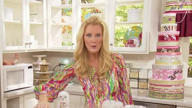 Watch Semi-Homemade Cooking With Sandra Lee S15:E01 - Bake Sale ...