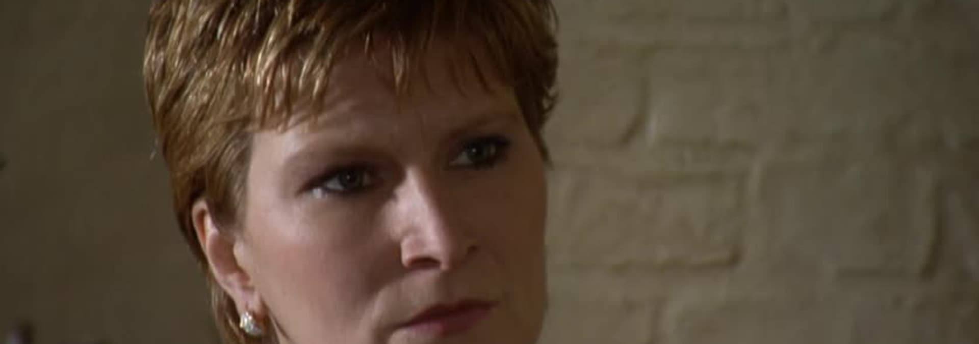 Watch Bad Girls S02:E07 - The Set Up - Free TV Shows | Tubi