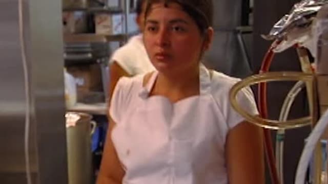 Watch Kitchen Nightmares en Español S02:E06 - Mamá Rita's - Free TV ...
