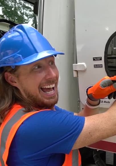 Watch Handyman Hal S01:E11 - Garbage Trucks with Han - Free TV Shows | Tubi