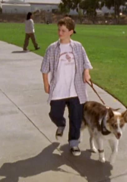 Watch 100 Deeds for Eddie McDowd S01:E15 - Lie Like a Dog - Free TV ...