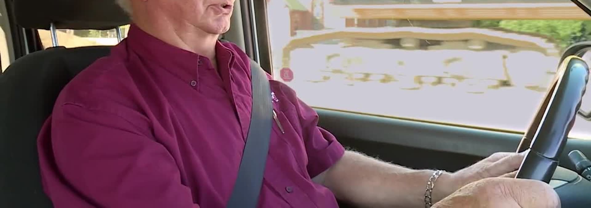 Watch Storage Wars: Northern Treasures S02:E14 - Cougar Pants! - Free ...