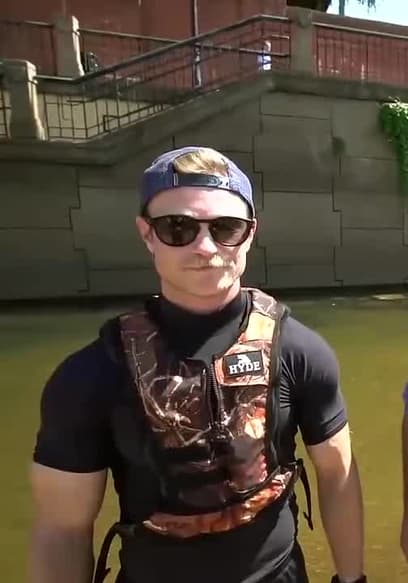 Watch Scuba Jake S02:E12 - Breaking Records - Free TV Shows | Tubi