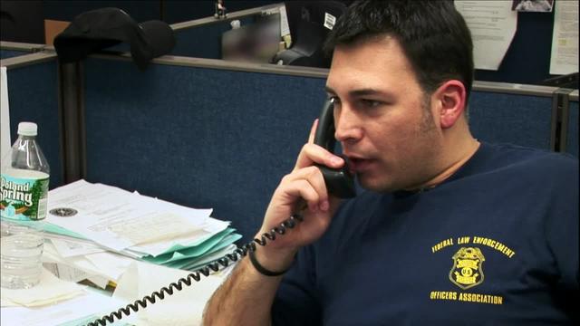 Watch Manhunters: Fugitive Task Force S01:E02 - Roxanne's First ...