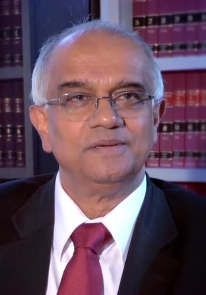 Watch Serial Swindlers S01:E02 - Chia Teck Leng- 'The King of Gamblers ...