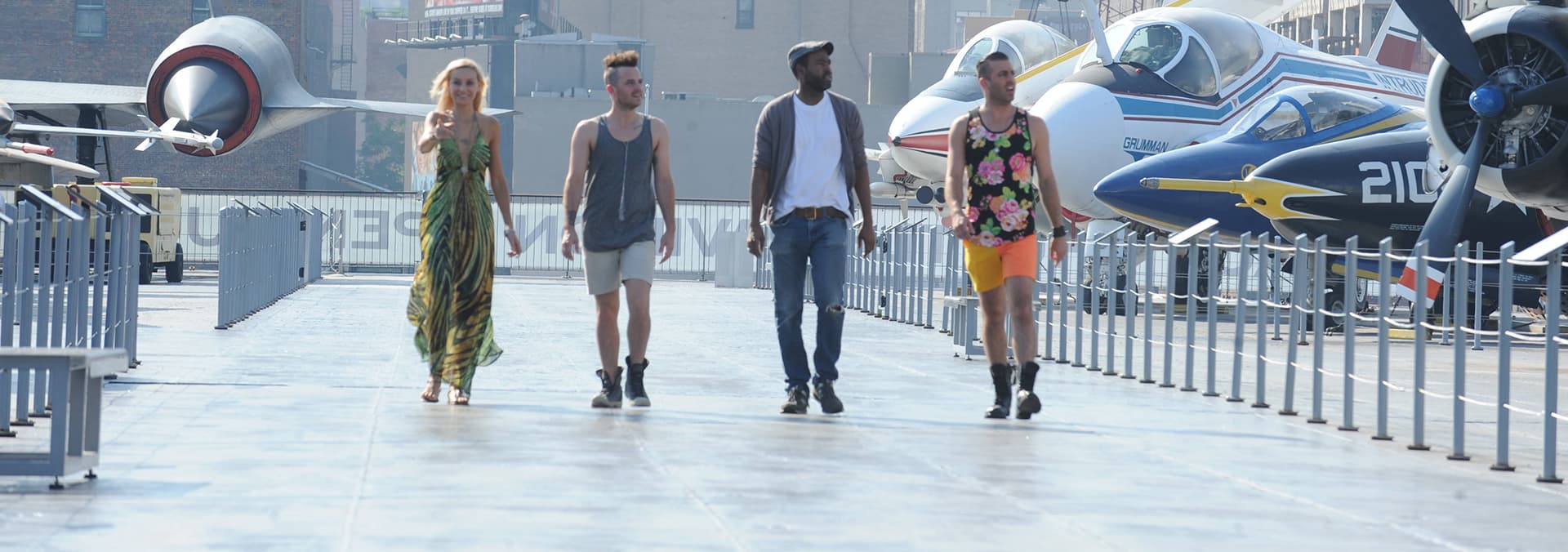 Watch Project Runway All Stars S02:E210 - All Stars and Stripes - Free ...