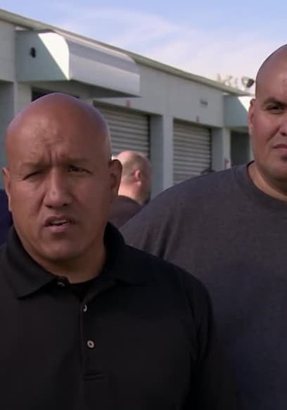 Watch Storage Hunters S02:E25 - Going for Broke - Free TV Shows | Tubi