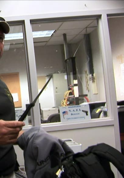 Watch Manhunters: Fugitive Task Force S03:E14 - City of Troy - Free TV ...