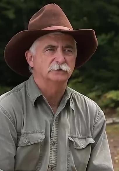 Watch Mantracker S04:E08 - Renee and Kiani - Free TV Shows | Tubi