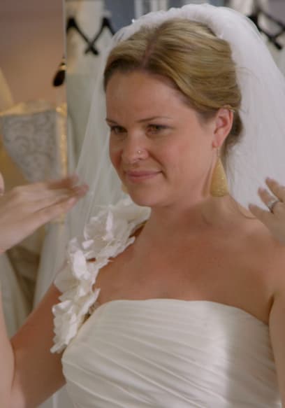 Watch Keasha's Perfect Dress S01:E06 - Kelly, Daniel - Free TV Shows | Tubi