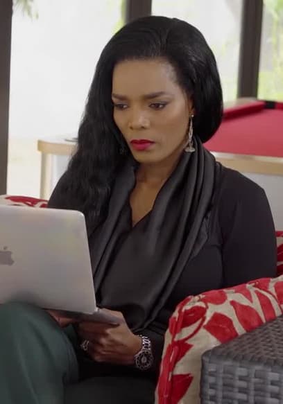 Watch The Queen S01:E28 - Trust Issues - Free TV Shows | Tubi