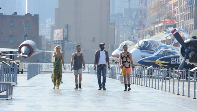 Watch Project Runway All Stars S02:E210 - All Stars and Stripes - Free ...